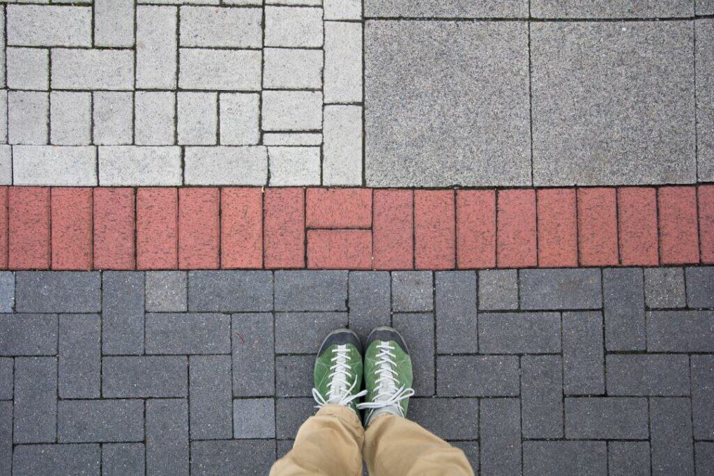 Choosing the Right Color and Style of Pavers | Expert Tips